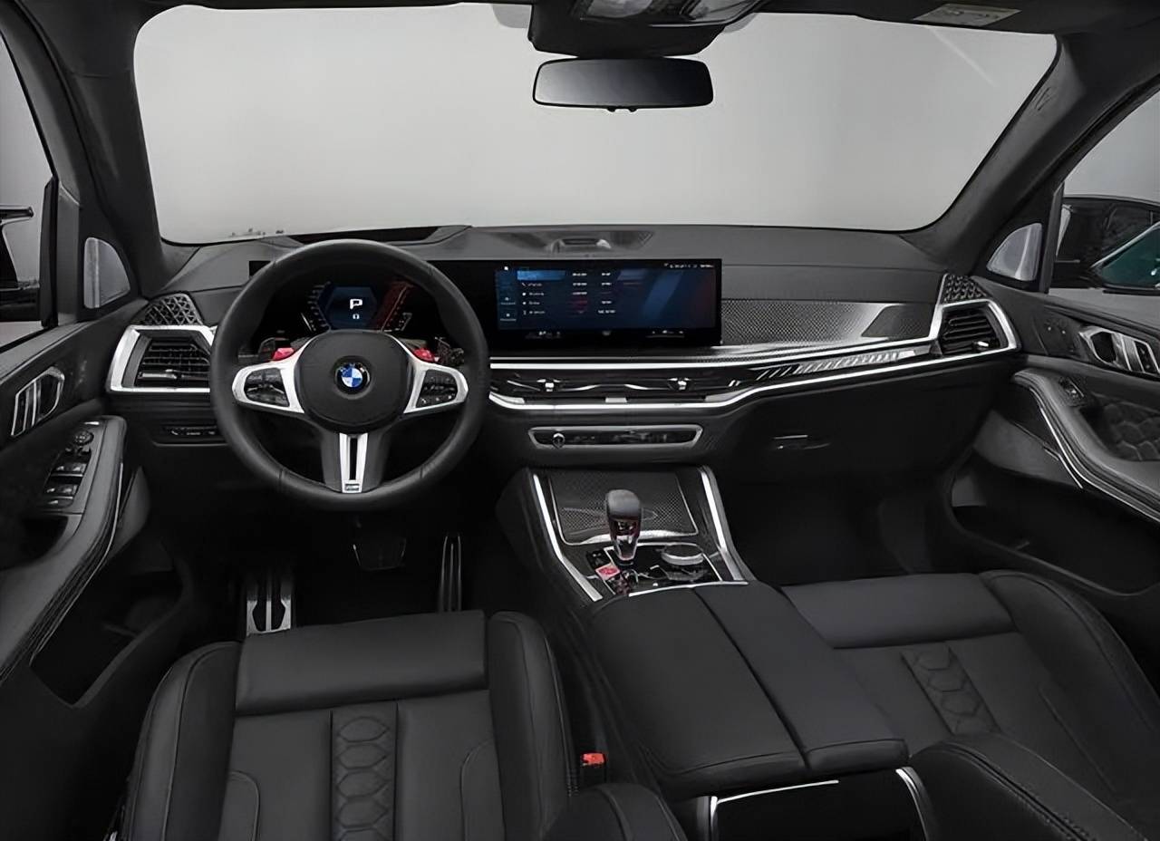 新宝马X5 M实车海外曝光，4.4T V8带电，双联屏，或三季度引入国内_搜狐汽车_搜狐网