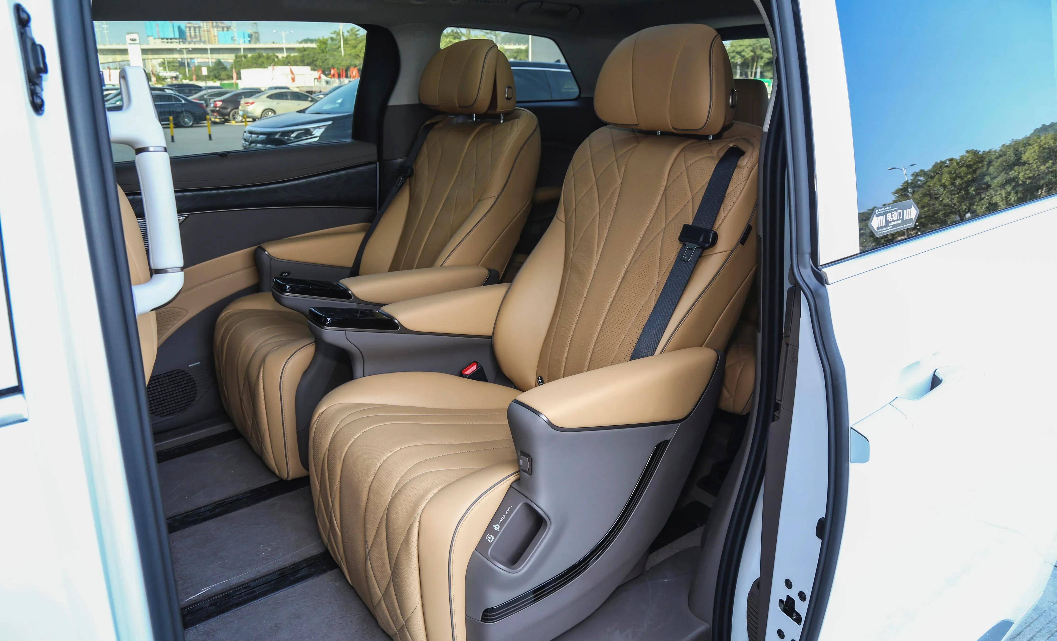 国产高端MPV，3月销量达6439辆，成交均价41万，腾势要“起飞”？_搜狐汽车_搜狐网