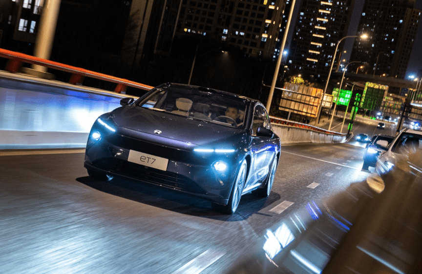 新能源豪华中大型车对决，岚图追光和蔚来ET7，怎么选？_搜狐汽车_搜狐网