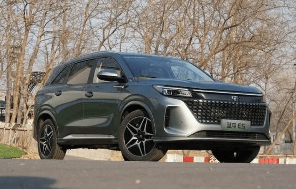 13万、110km纯电续航、中型SUV、混动 蓝电E5正式上市_搜狐汽车_搜狐网