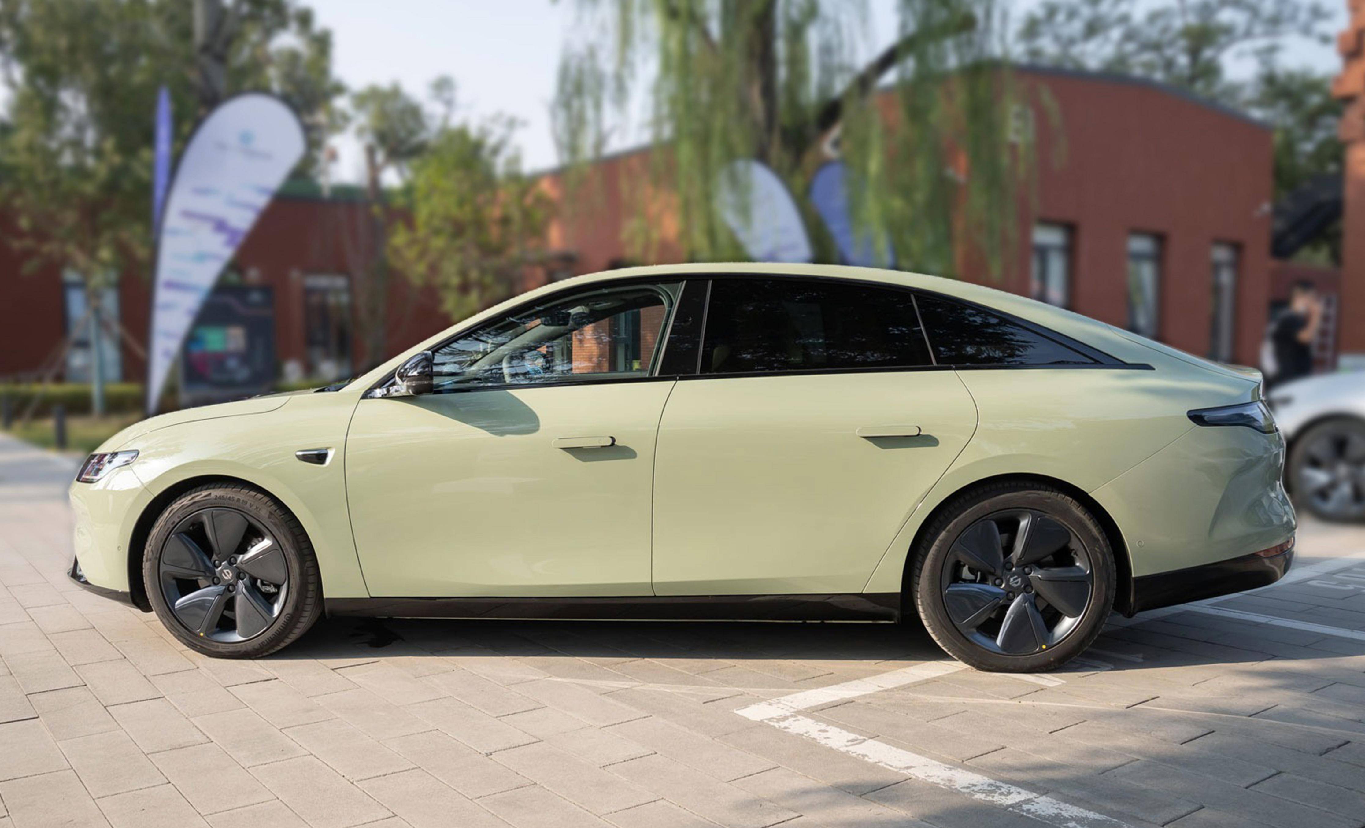 售14.98万起，配置提升价格下调，2023款零跑C01正式上市_搜狐汽车_搜狐网