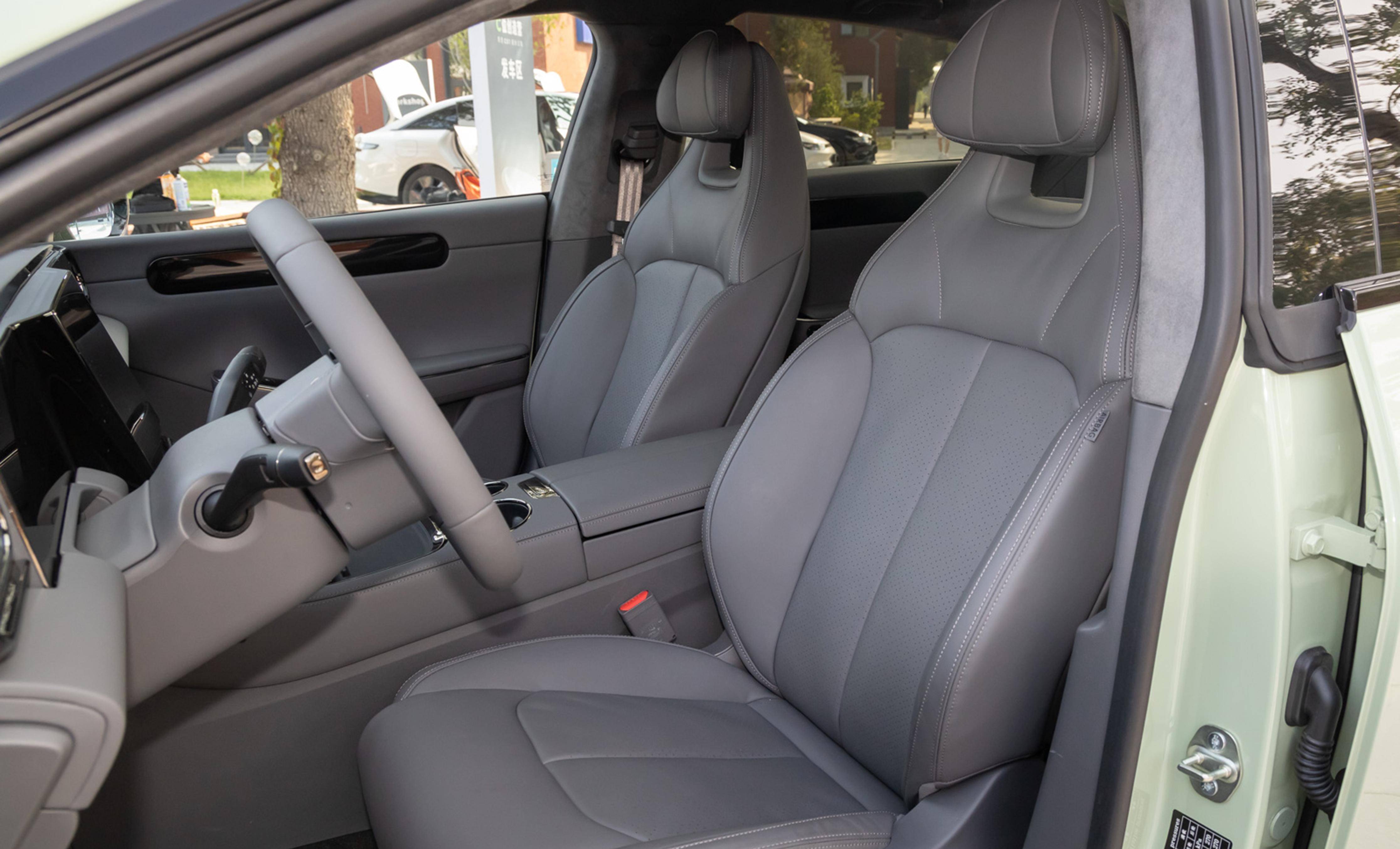 售14.98万起，配置提升价格下调，2023款零跑C01正式上市_搜狐汽车_搜狐网