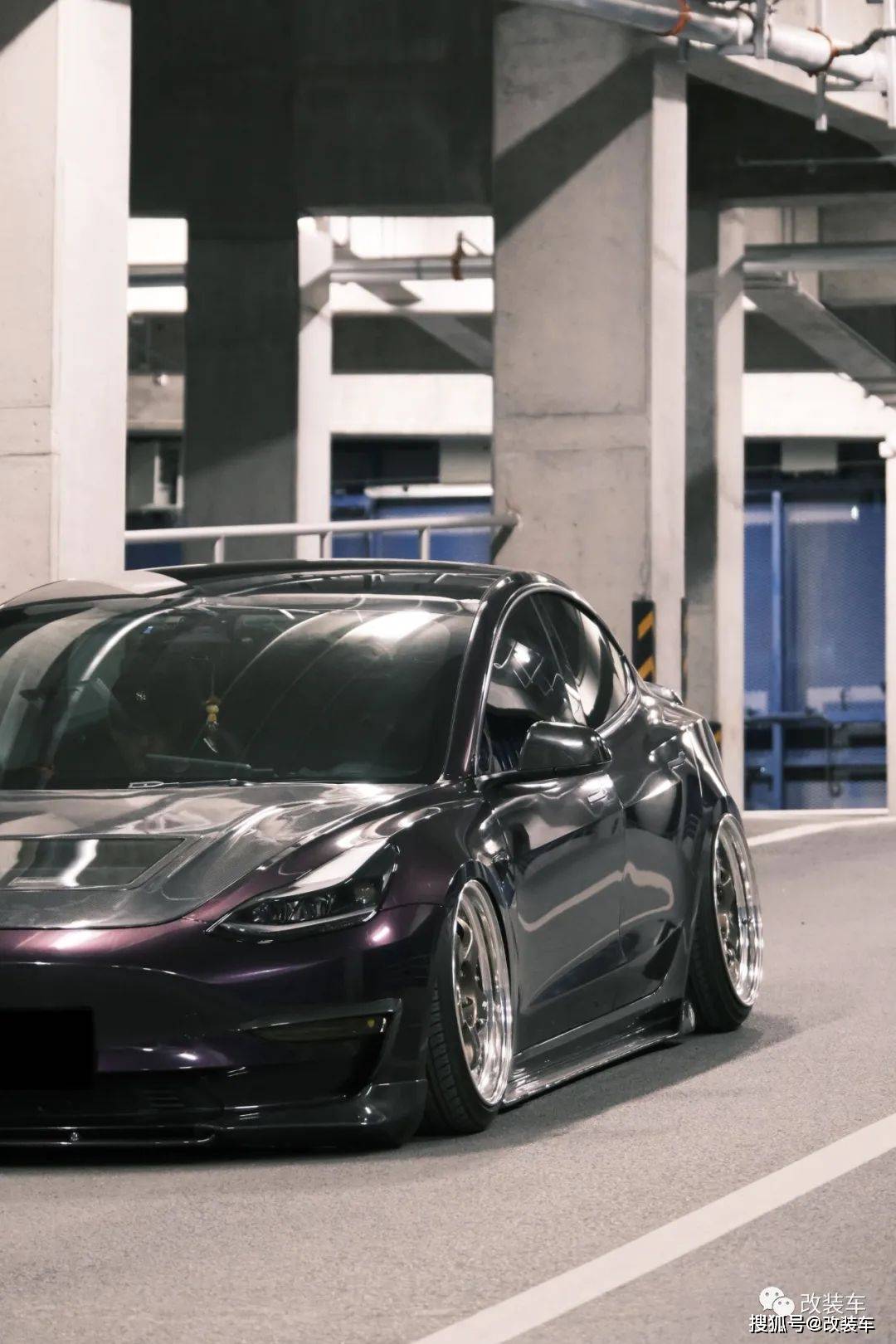 "贴地飞行"的特斯拉Model 3P，走遍各种弯路只为一个完美姿态_搜狐汽车_搜狐网