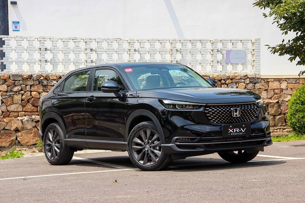 起亚赛图斯到店，双动力+L2级辅助驾驶，紧凑型SUV迎来新黑马？_搜狐汽车_搜狐网