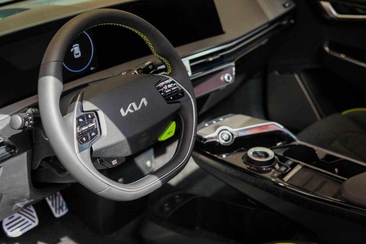 百公里加速3.5S，比Model Y还猛，起亚EV6 GT将上市，这回在新店卖_搜狐汽车_搜狐网