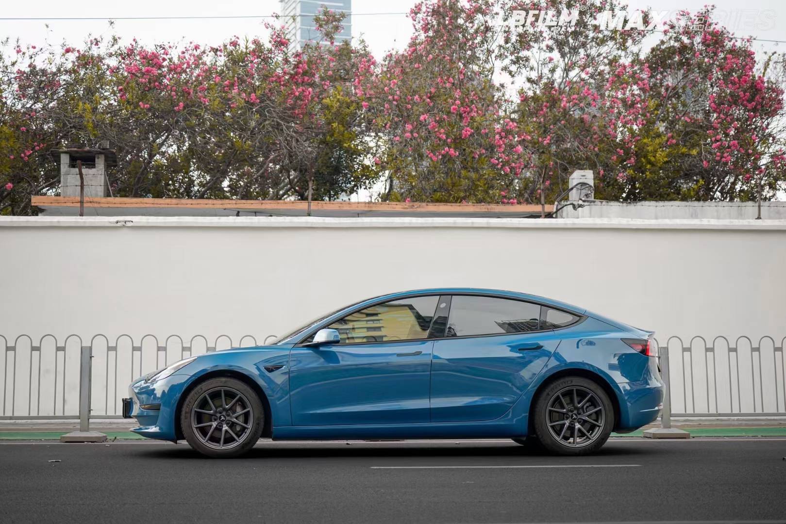 特斯拉-model3-LB改色膜原厂漆深邃蓝，这格调够高级！_搜狐汽车_搜狐网