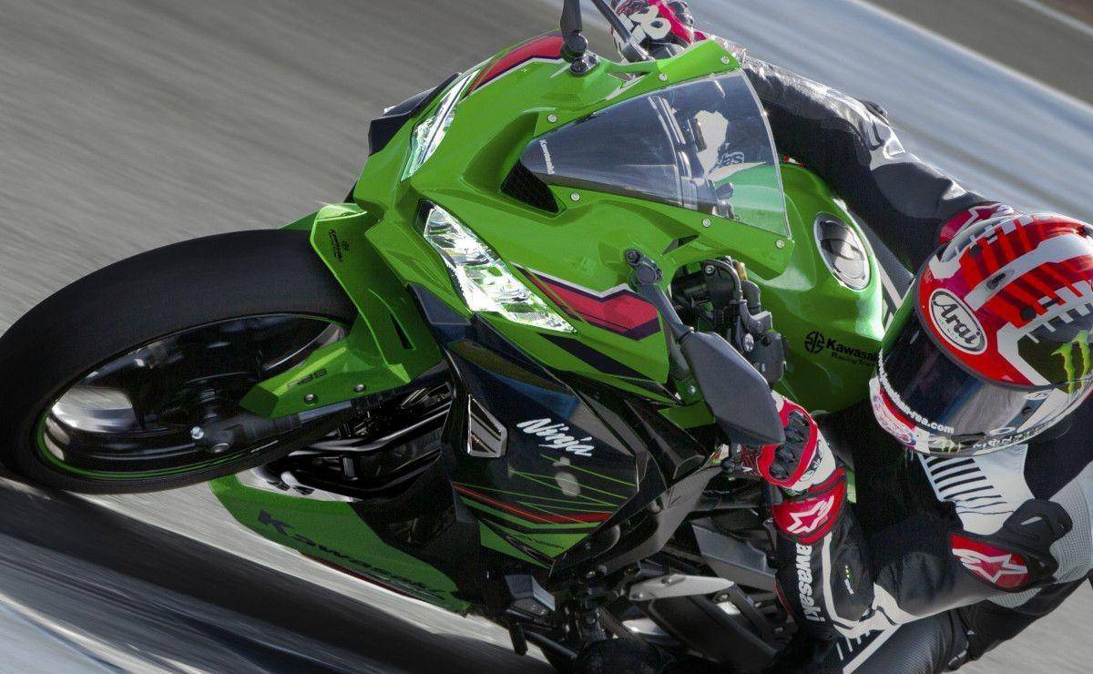川崎「Ninja ZX-25R SE」全面改良！最大马力来到49PS！_搜狐汽车_搜狐网