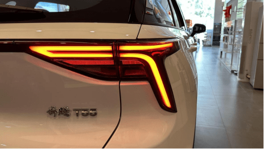 探店奔腾T55，8万级别紧凑SUV卷成这样了？_搜狐汽车_搜狐网