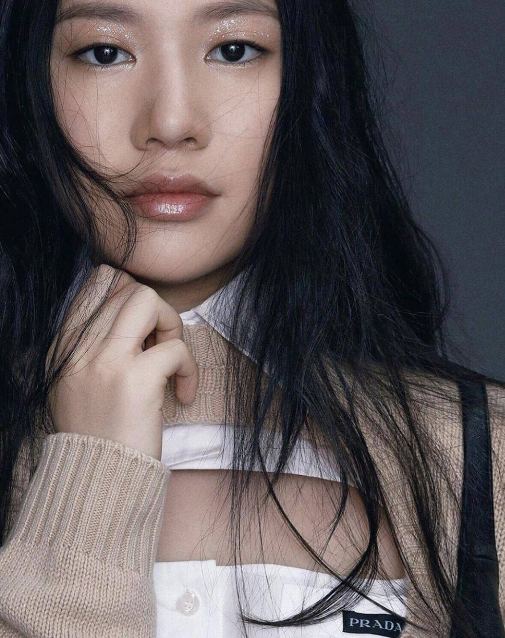 甄子丹15岁女儿拍明星杂志封面 -6parkbbs.com