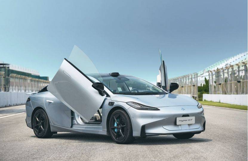 4s破百+旋翼门，昊铂Hyper GT很酷很快但不贵_搜狐汽车_搜狐网