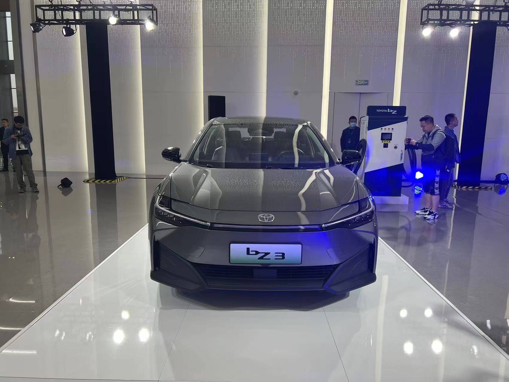 加速电动化转型，一汽丰田bZ3正式上市_搜狐汽车_搜狐网
