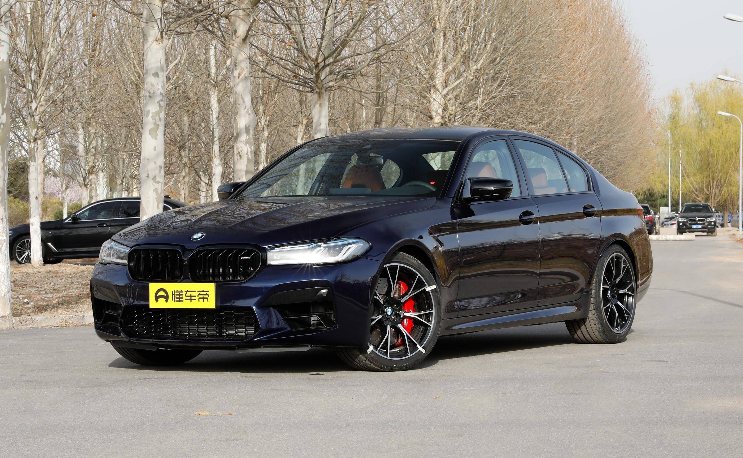 真能赢了奥迪RS7？配4.4T V8动力，破百仅3.4秒，实拍宝马M5_搜狐汽车_搜狐网