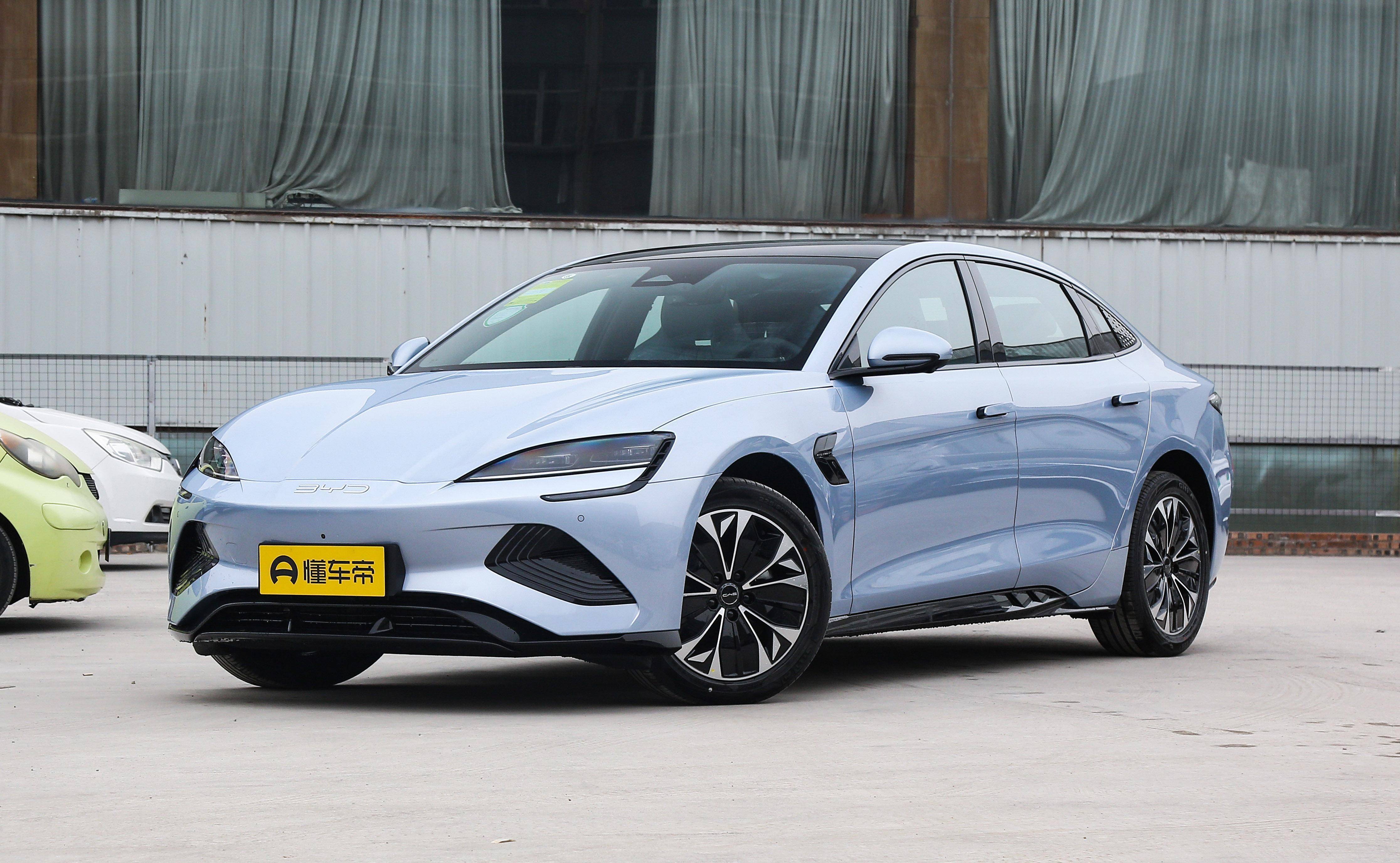 君威再次降价了，15万多可落地，车长超4米9，全系9AT，香吗？_搜狐汽车_搜狐网