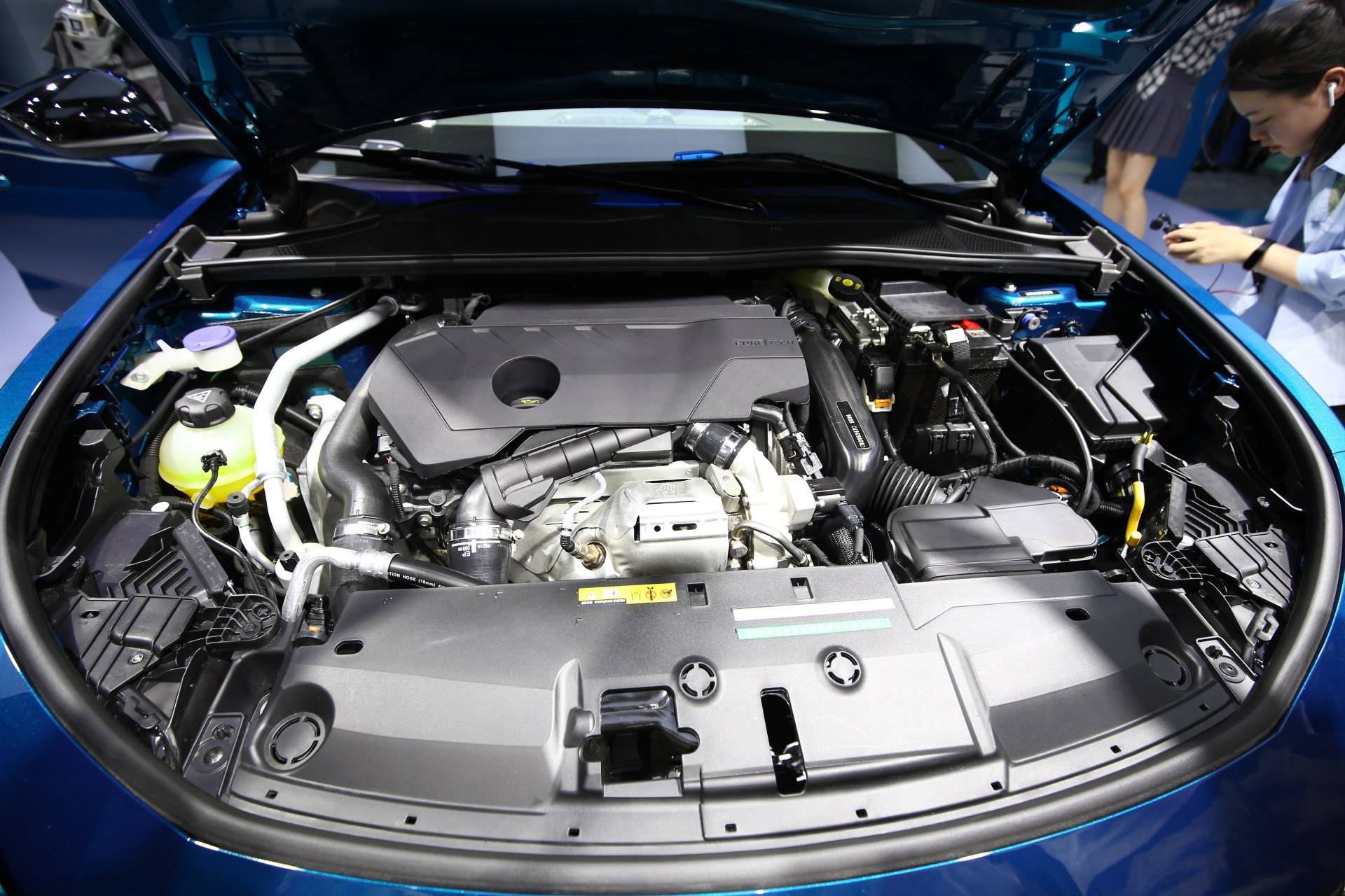 法系网红中型车上市！售价14.57万起 全系1.6T+爱信8AT！_搜狐汽车_搜狐网