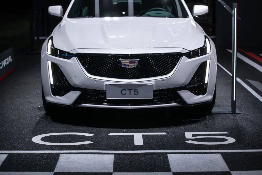 动静皆惊艳：2023款凯迪拉克CT5亮相车展_搜狐汽车_搜狐网