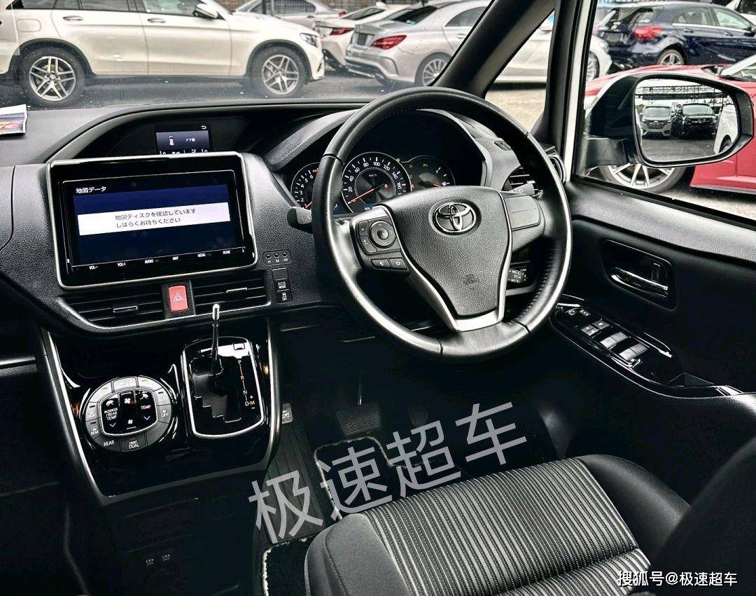 家用MPV“新宠”登场，丰田VOXY新车型亮相，7座大空间更给力_搜狐汽车_搜狐网