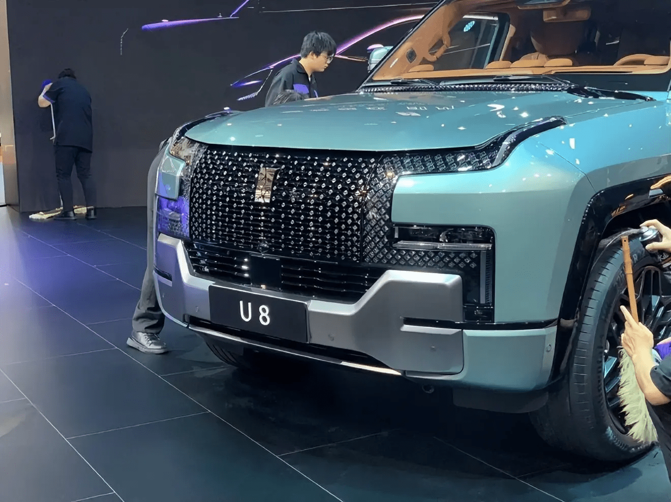 比亚迪仰望U8 109.8万开启预售，买它的人图什么？_搜狐汽车_搜狐网