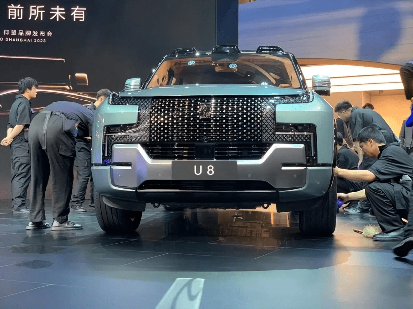 比亚迪仰望U8 109.8万开启预售，买它的人图什么？_搜狐汽车_搜狐网