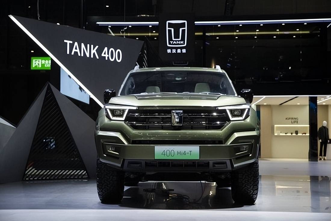 坦克400 Hi4-T携“电”出战上海车展，机甲战士彰显硬派越野风范_搜狐汽车_搜狐网