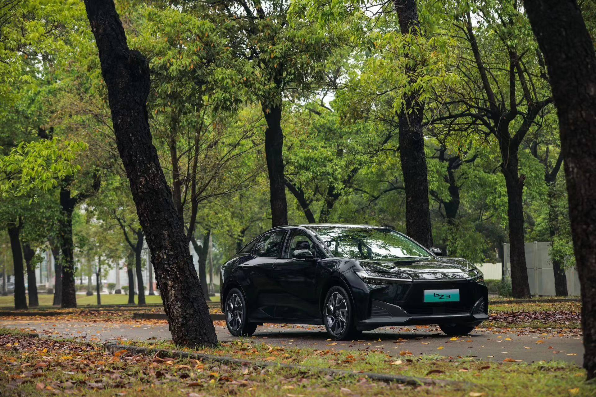 纯电动轿车也可以玩JDM！你看一汽丰田bZ3可以这样玩_搜狐汽车_搜狐网