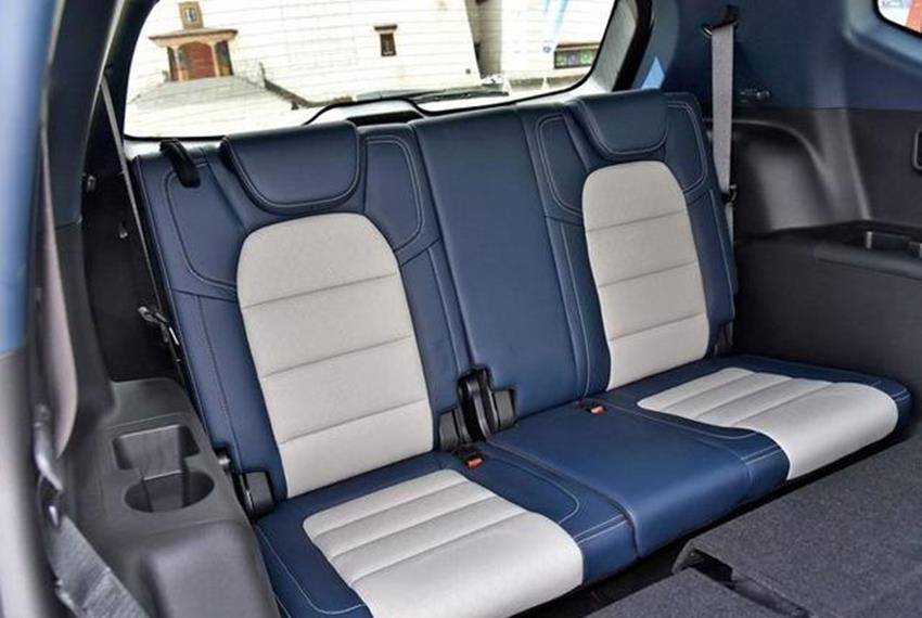 吉利又成功了！4835mm比汉兰达气派，不足16万，内饰让奔驰眼红_搜狐汽车_搜狐网