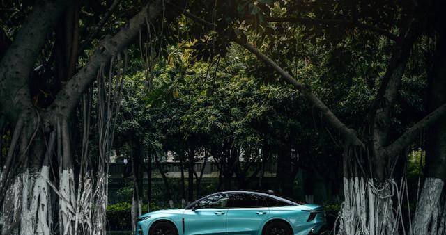 上市就被“国人捧红”，破百6.8秒，车长4990mm，不足20W质保终身_搜狐汽车_搜狐网