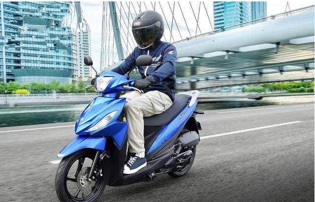 铃木推出UU125同动力“大脚”踏板，14寸轮毂，省油耐用_搜狐汽车_搜狐网