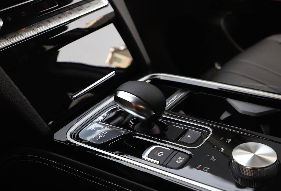 最新款传祺GS8上市！比哈弗H9硬气，爆252马力＋6AT，配四驱系统_搜狐汽车_搜狐网