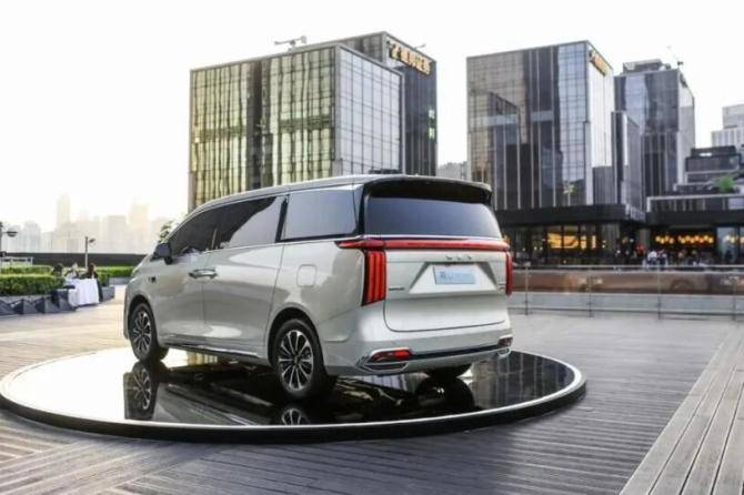 腾势D9 DM-i迎来新对手 三款混动MPV亮相 雷克萨斯LM领衔_搜狐汽车_搜狐网