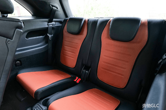 奔驰GLC 7座只是噱头？凯迪拉克XT6大空间料更足！_搜狐汽车_搜狐网