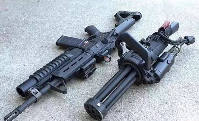 扛不动手提转管机枪？这款世界最轻！XM556手持式5.56mm米尼岗机枪_美国陆军_直升机_枪管