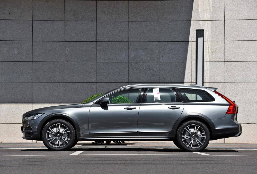 沃尔沃“瓦罐”上市，动力与领克03一致，降价成为常态_搜狐汽车_搜狐网