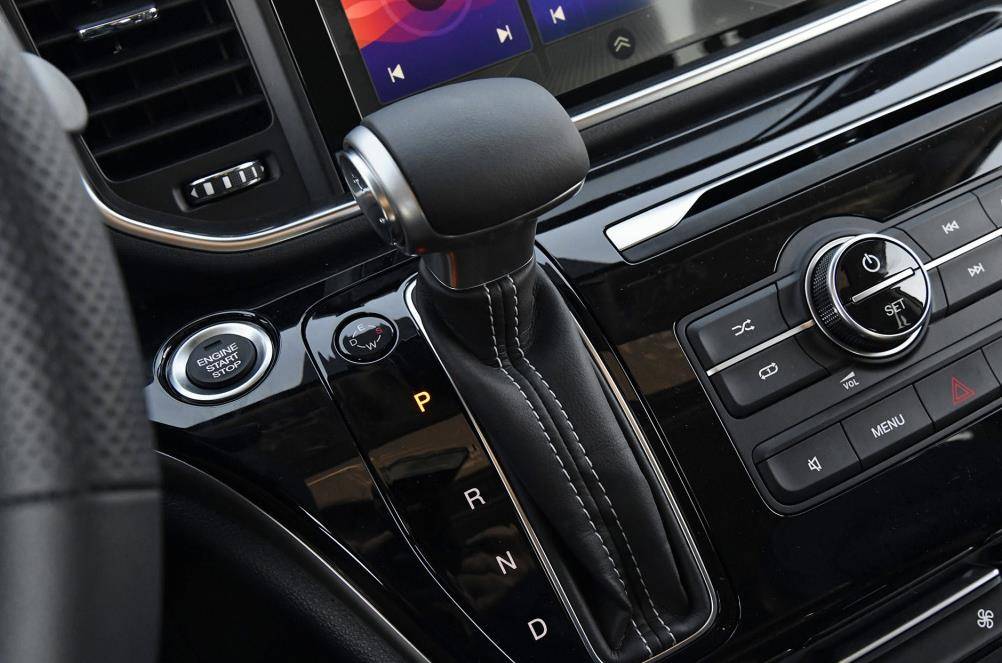 传祺“GL8”亮相！2.0T爆252马力，8AT＋双独悬，18万起_搜狐汽车_搜狐网