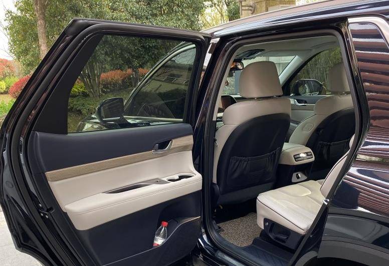 车长近5米，丐版配V6＋8AT，进口SUV仅售29万多，还看啥汉兰达？_搜狐汽车_搜狐网