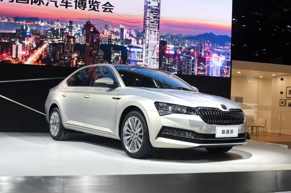 大众“黑马”来袭，油耗5.8L＋7AT，颜值远胜天籁，15.49万起_搜狐汽车_搜狐网