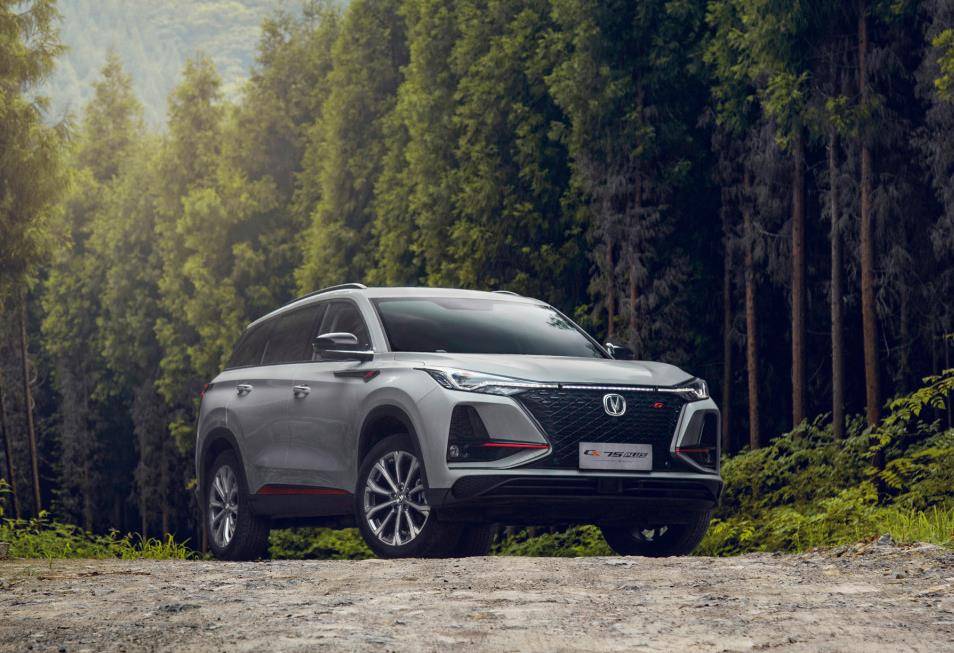 10.69W起的长安新车，爆233马力＋8AT，油耗6.6L，配双独悬_搜狐汽车_搜狐网