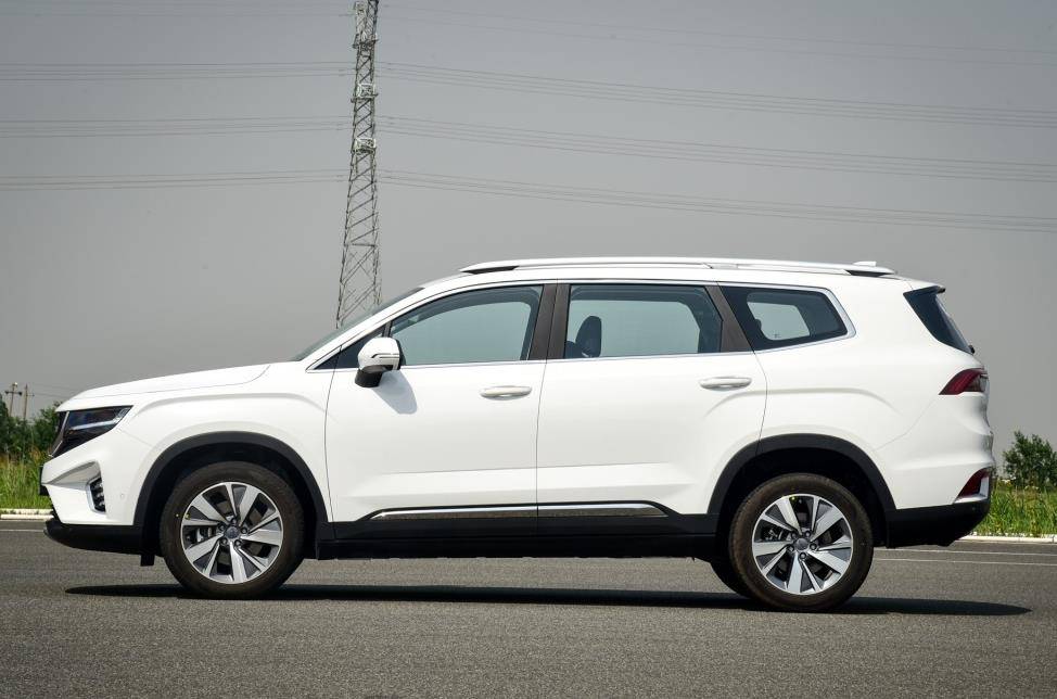 吉利再次亮出“高手锏”，全系1.8T动力，车长超4米8，10.36万起_搜狐汽车_搜狐网