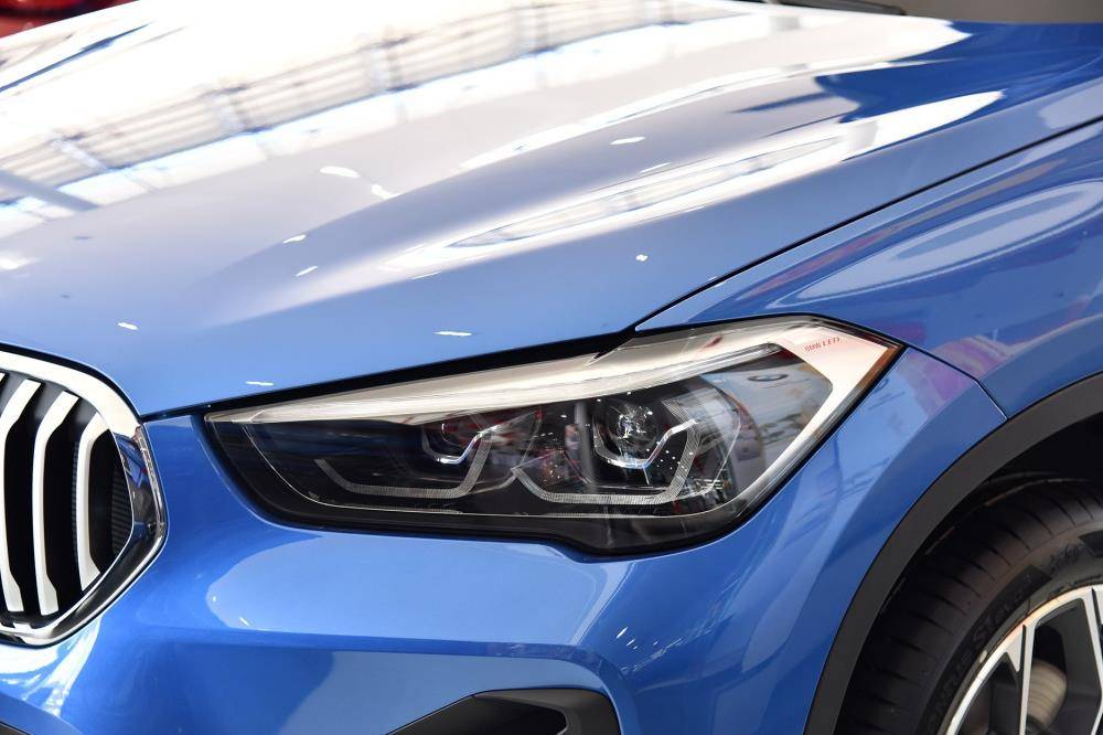 2023款宝马X1上市，2.0T＋8AT，油耗6.2L，比奥迪Q3霸气_搜狐汽车_搜狐网