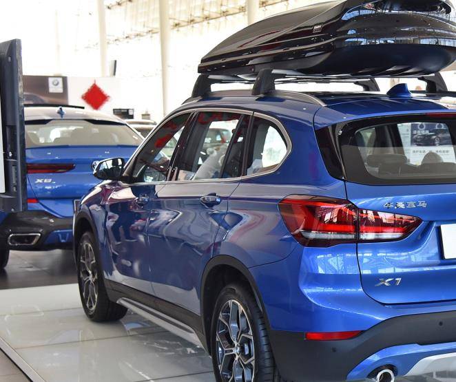 2023款宝马X1上市，2.0T＋8AT，油耗6.2L，比奥迪Q3霸气_搜狐汽车_搜狐网