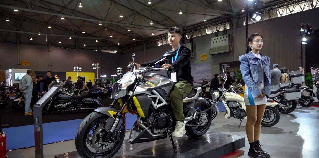 最帅国产运动巡航，赛科龙RA900专利图曝光，量产车就长这样？_搜狐汽车_搜狐网