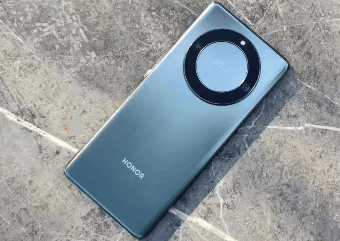 真我11pro+发布，2亿拍照强大，但别傻傻的买成真我11和真我11pro_荣耀_对比_手机