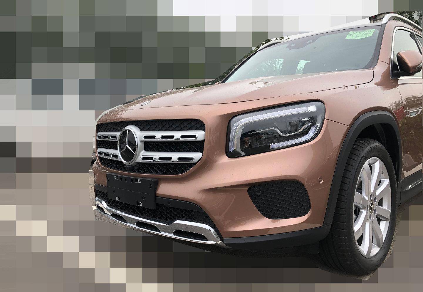 国产奔驰GLB实车亮相，颜值算不上很高，但是很实用，外观老成_搜狐汽车_搜狐网