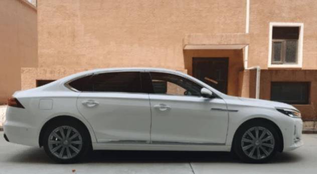 红旗H9有对手了，又一5米豪华车来袭！252马力＋爱信波箱，不足13万_搜狐汽车_搜狐网