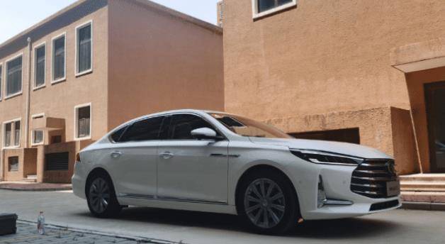 红旗H9有对手了，又一5米豪华车来袭！252马力＋爱信波箱，不足13万_搜狐汽车_搜狐网