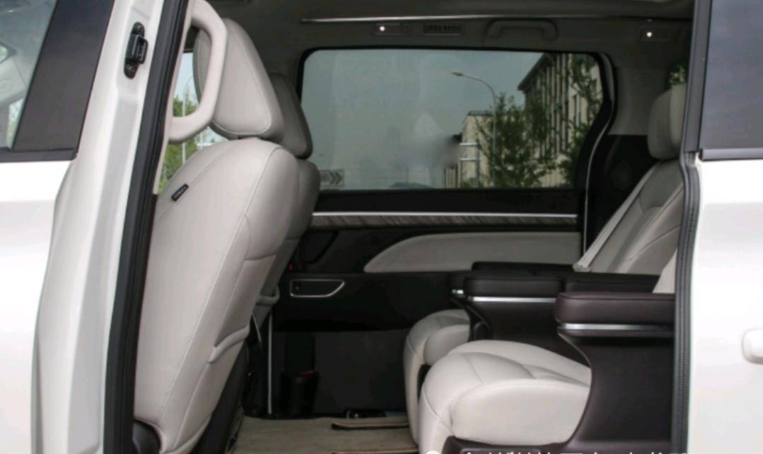 不足18万起的广汽传祺GM8，配2.0T＋8AT，比别克GL8更划算？_搜狐汽车_搜狐网