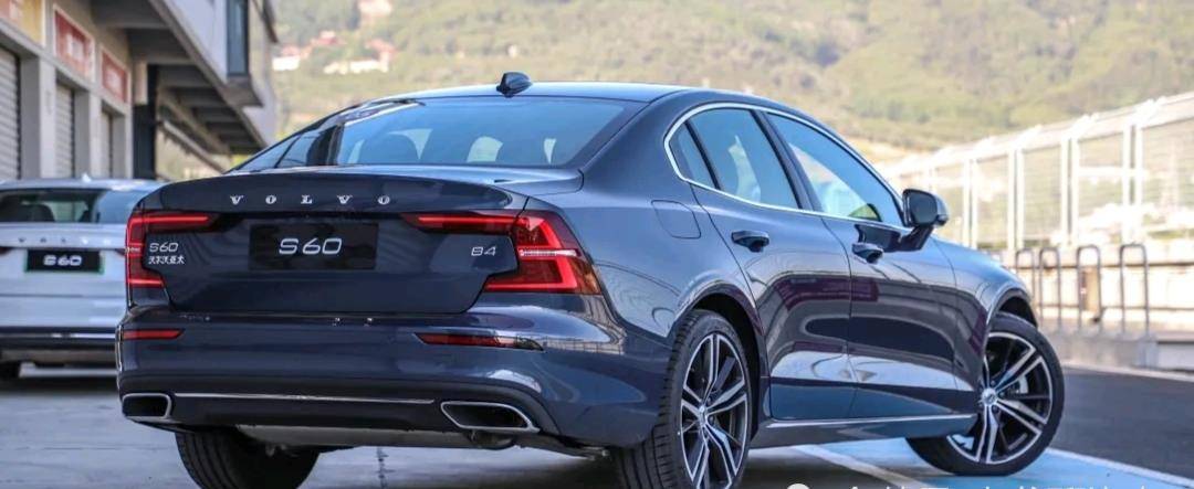 “不低调”的沃尔沃S60，250匹马力＋8AT，还有水晶档把和19寸轮毂_搜狐汽车_搜狐网