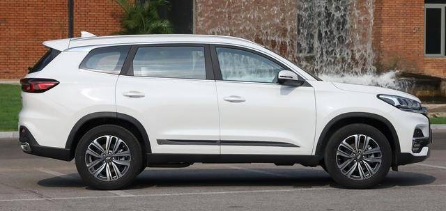 10万级的中型SUV，风行T5L和瑞虎8哪个好？对比后见分晓_搜狐汽车_搜狐网
