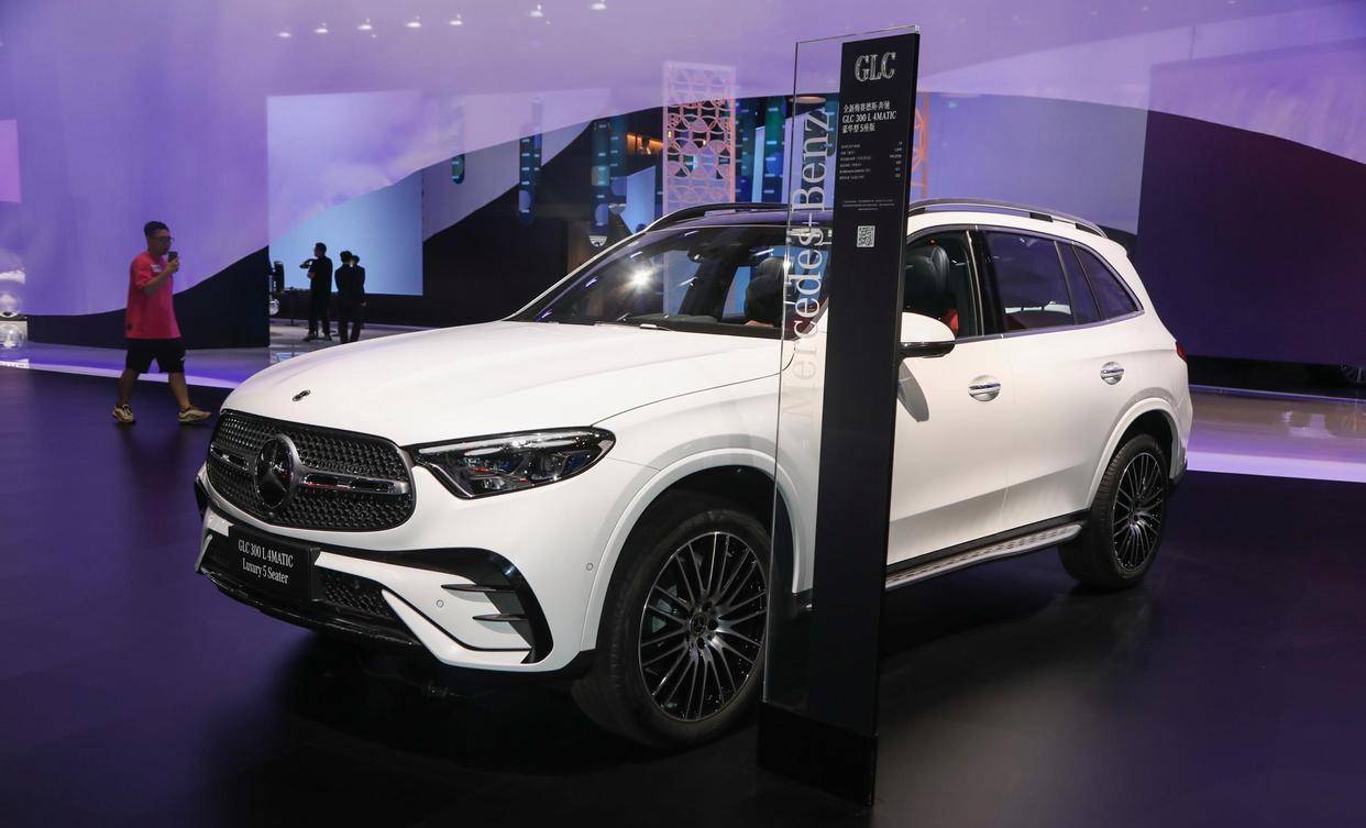 奔驰长轴距GLC正式上市：5座7座布局，售价42.78-53.13万元_搜狐汽车_搜狐网