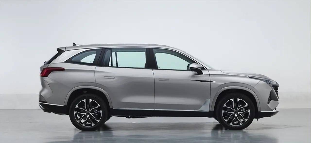 国产超级SUV“荣威RX9”即将官宣，首配三联屏，搭载2.0T＋9AT！_搜狐汽车_搜狐网