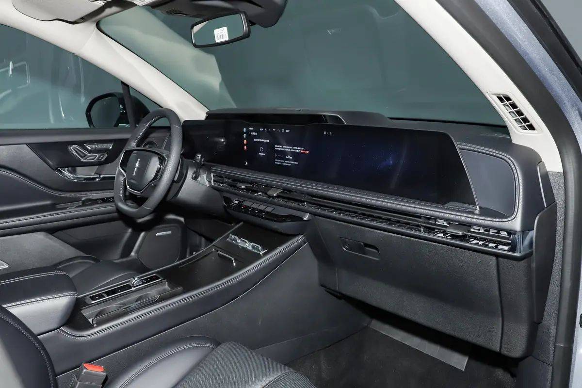 挑战美式豪华极限：林肯冒险家PK凯迪拉克XT4，看谁更纯正_搜狐汽车_搜狐网